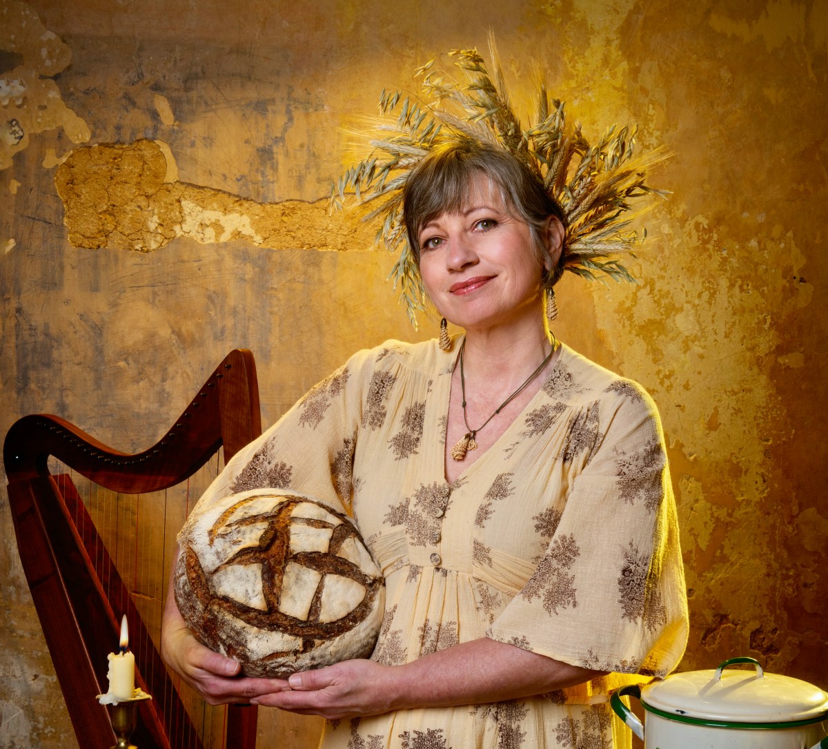 Breadtime Stories for Hungry Souls – The Gossamer Threads Project